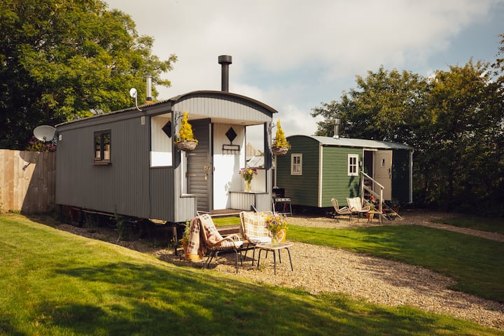 Modern & Inviting Shepherd's Hut - Pembrokeshire - Pembrokeshire