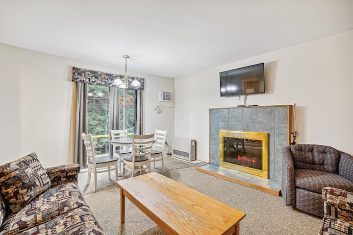 1 Bedroom Queen Suite W/outdoor Heated Pool 108 - Killington, VT