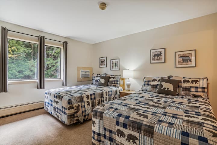 Two Double Bed Standard Hotel Room 217 - Killington, VT