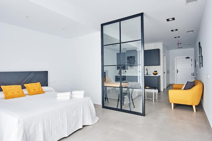 9nidos Céntrica Suites - Apartamento Estudio 2 - Plasencia, España