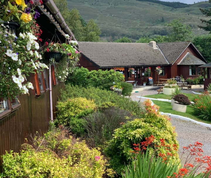 Roam West Family Room Large En Suite Bathroom - Ballachulish