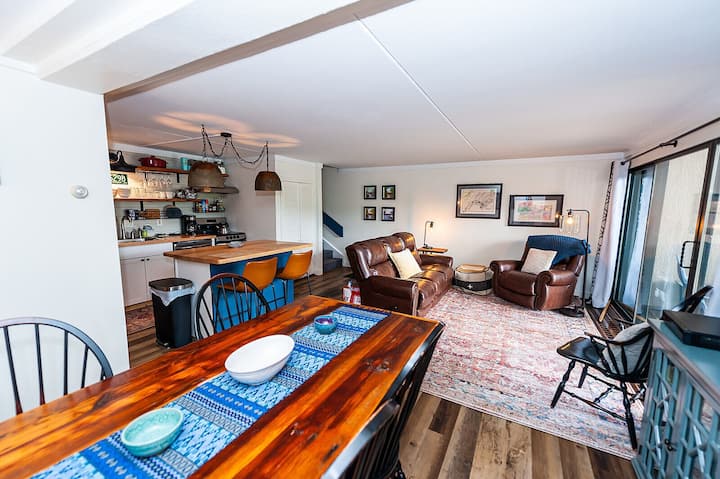 Cozy Notch View Retreat - Stowe, VT