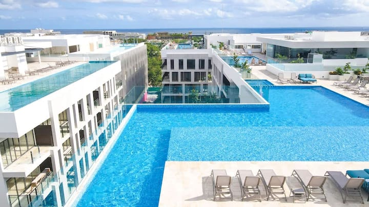 Casa De Las Brisas 2br With 4 Pools, Bar And Gym - Playa del Carmen