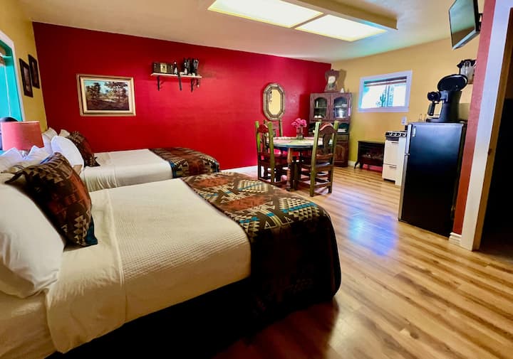 Kitchen Suite 1 - Inn At Lake Roberts - Lake Roberts, NM