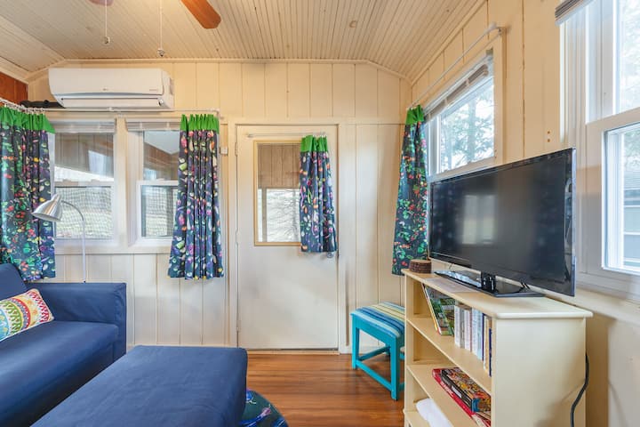 Goshorn Lake Resort- Community Pool, Lake Access! - Holland, MI