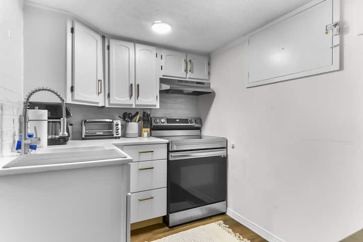 Lovely 2br Apt Near Zoo W/self Check-in, Smart Tv - Council Bluffs, IA