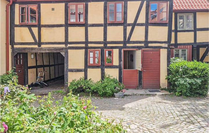 Nice Apartment In Ystad - Ystad