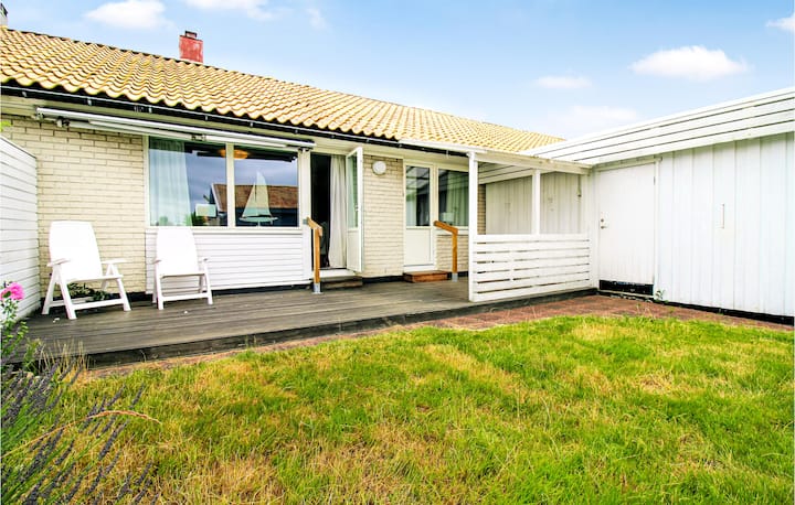 1 Bedroom Stunning Home In Viken - Viken
