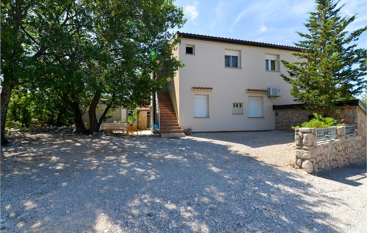 Nice Apartment In Starigrad Paklenica - Starigrad