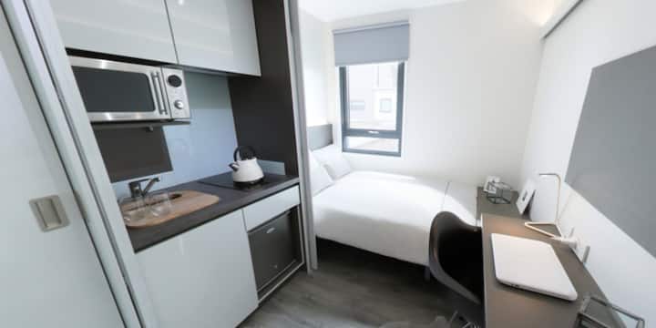 Studio Near Holloway Station - King's Cross station - London