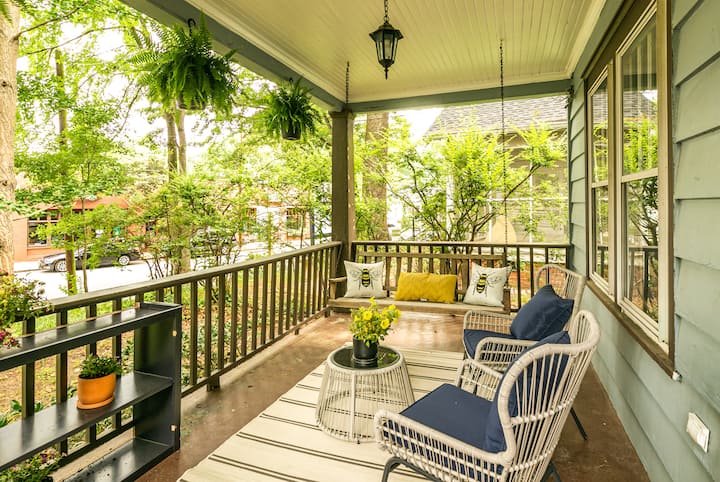 Lush Lodge - Laid-back Spot For Chats & Catch-ups - Atlanta, GA