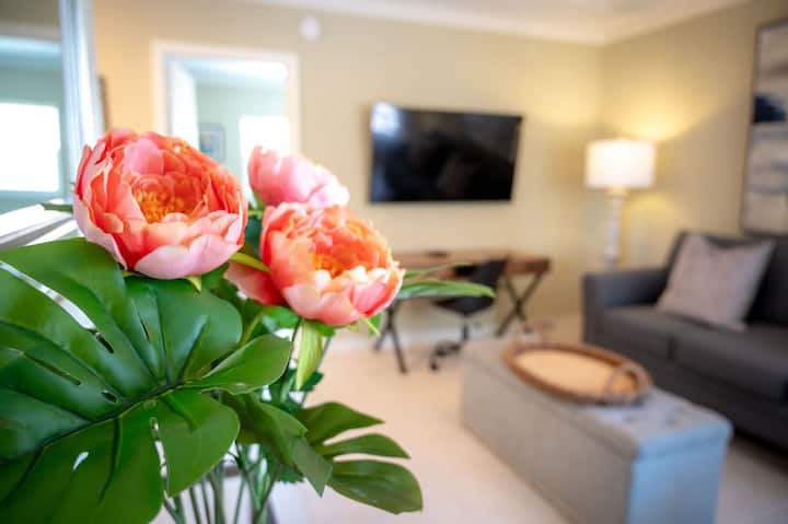 Paradise Shores #6 | 1 Block To Beach | 1 Gig Wifi - Pompano Beach, FL