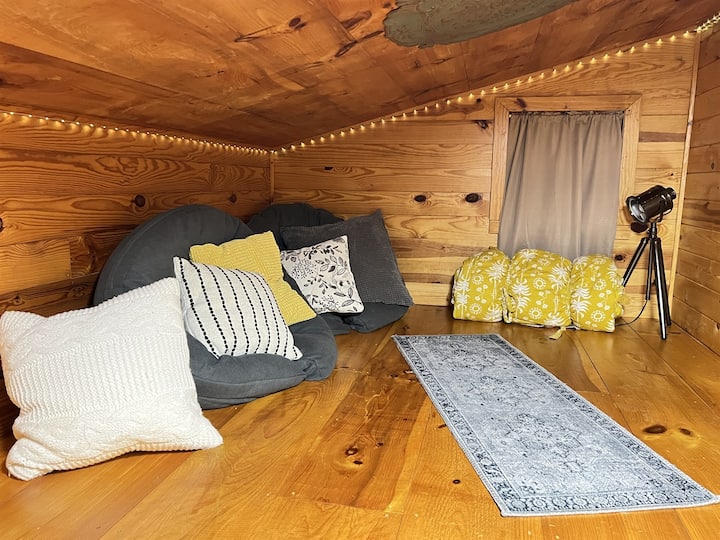 Table Rock Lake Tiny House Container Home Get Away - Emerald Beach, MO