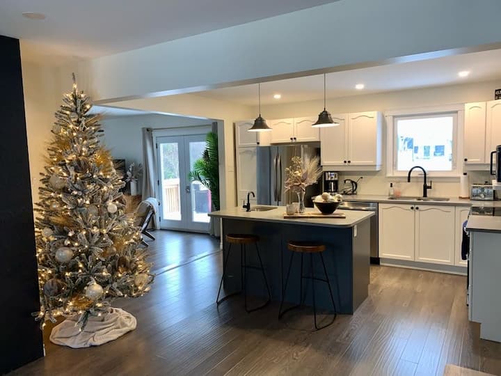 Huron Time - King Bed! - Bayfield