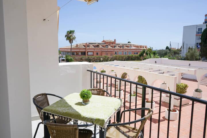 Casa Calypso: Remodeled Beach Apt With Sea Views - Costa del Sol