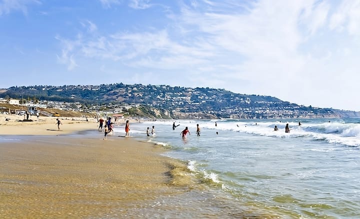 Prime Location! 4 Great Units, Pool, Restaurant - Los Angeles, CA