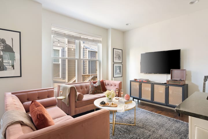 Hart Suite Buyout 8 By Avantstay | 2 Townhomes - Nashville, TN