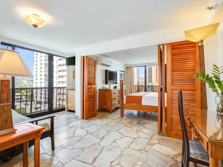 1 Bedroom City/mountain View - Bamboo Waikīkī 1103 - Kāhala Beach, HI