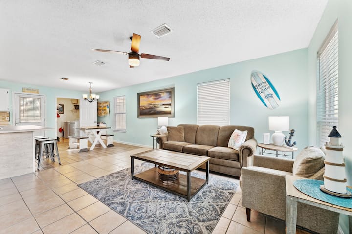 17214 Front Beach Rd T28-house: Few Mins To Beach! -