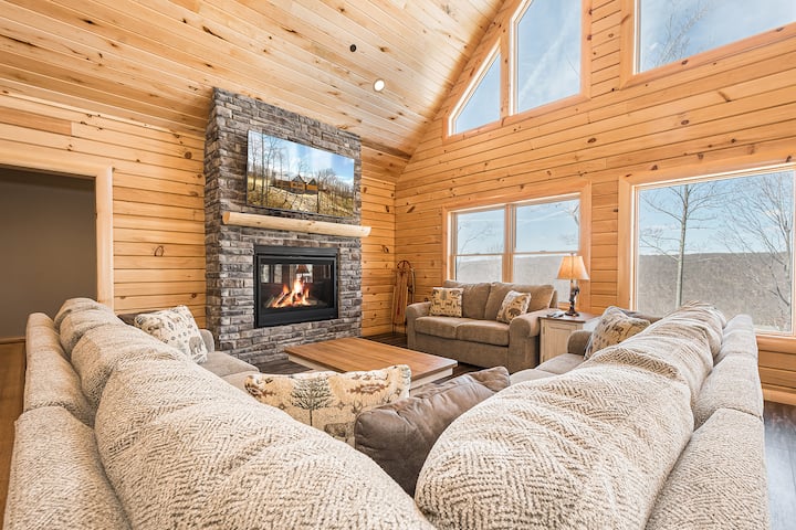 Mountain Crest Lodge | Golf, Skiing, New Home! - Maryland