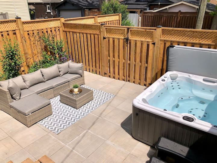 Tranquil Oasis: 4bd, Hot Tub, Bbq, Walk To Falls - Niagara Falls