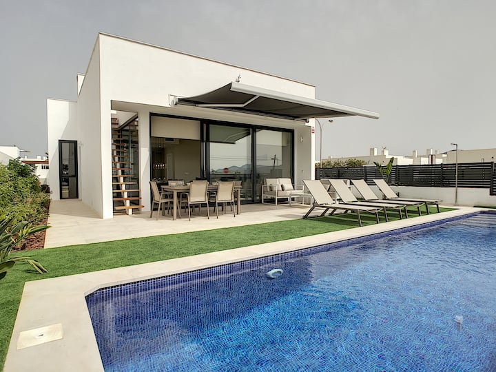Modern Villa With Private Pool - La Manga