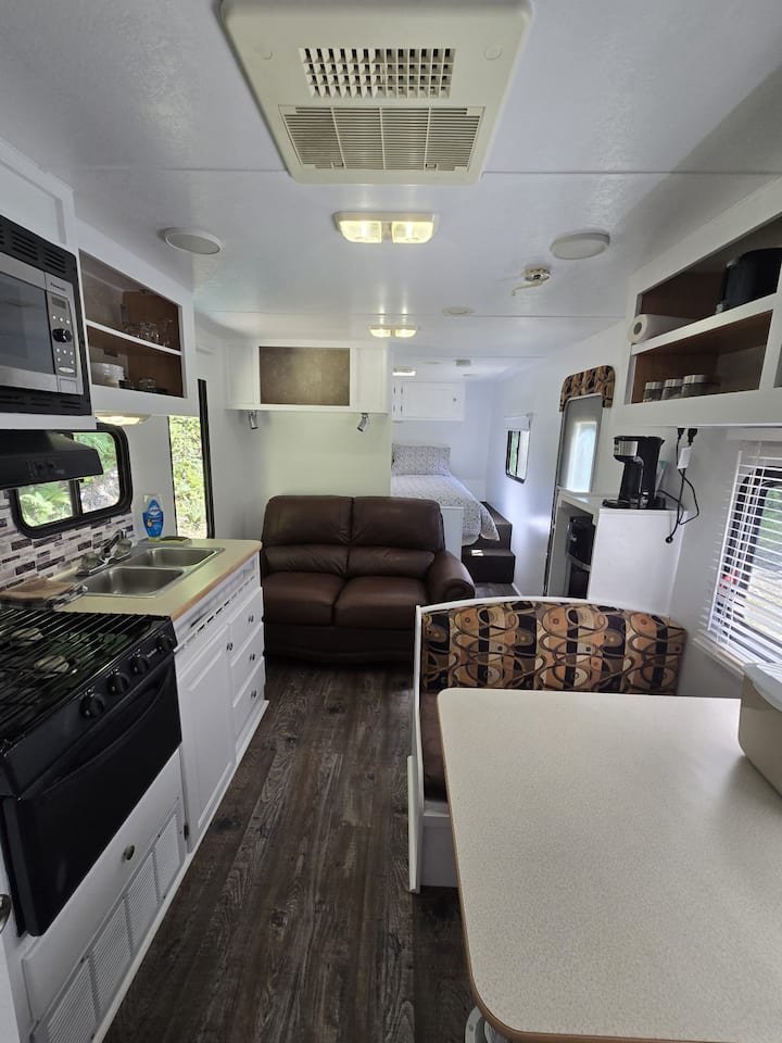 Ucluelet/ocean/cozy Cove - Trailer - Ucluelet