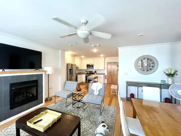 2br/2ba South End Gem | Steps To Northeastern - Boston, MA