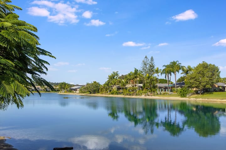 Serenity At Elanora - Waterfront - Min 3n Stays! - Gold Coast