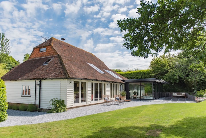 Lower Standen Farm - Sleeps Up To 24 - Cranbrook, UK