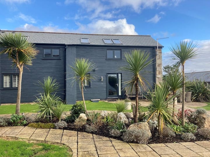 Menehay, Mawgan Porth - Bodmin