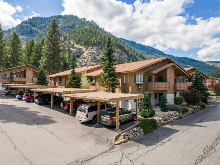 Leavenworth 2br/2ba -1 Mile To Town + Adventure Park - Cashmere, WA