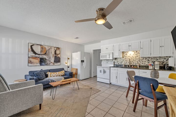 Okaloosa Island Condo Just 1 Min Walk 2 White Sand - Fort Walton Beach, FL