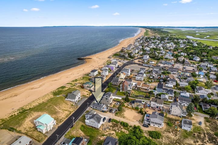 Steps To Beach On Plum Island | High-end Kitchen - Salisbury Beach