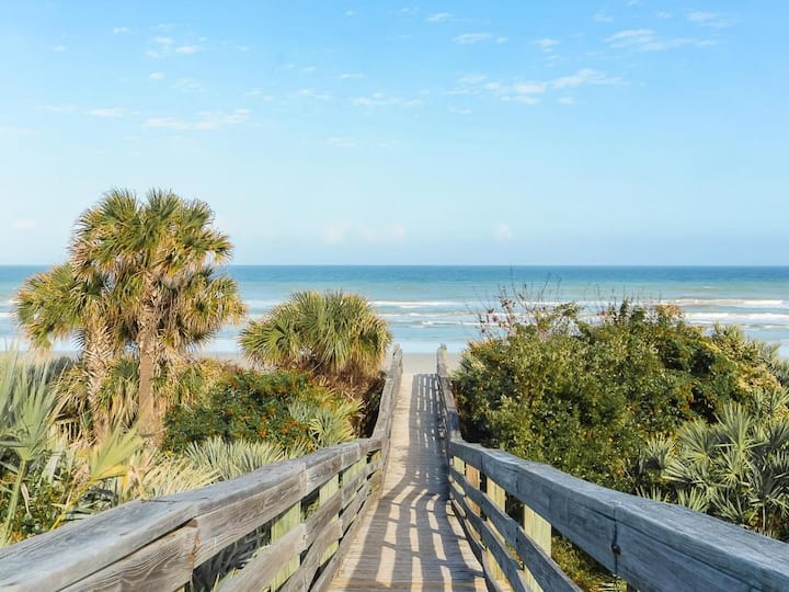 Sea Woods Large 1 Bedroom Condo - エッジウォーター, FL