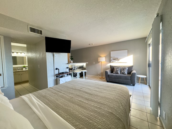 Loft Condo W/pool & Canal View, Close To Beach! - Corpus Christi, TX