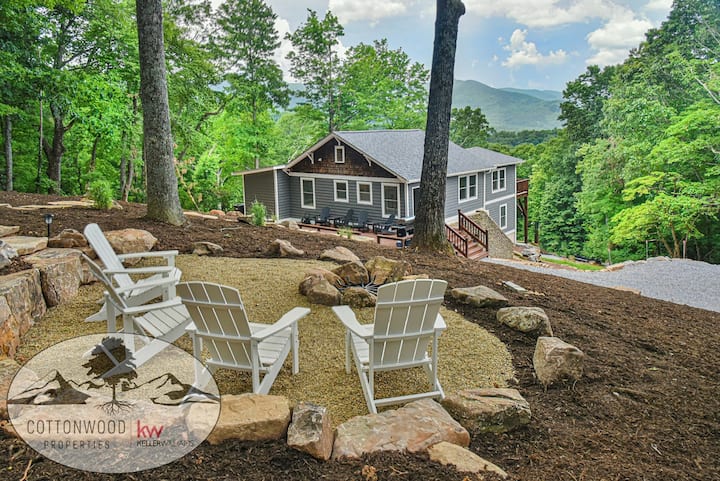 The Sunset House - Black Mountain, NC