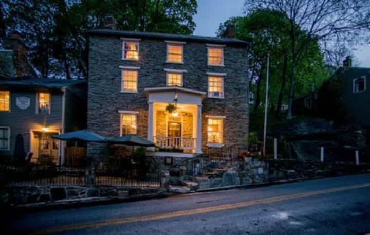 River View East - Full Bed - Harpers Ferry, WV