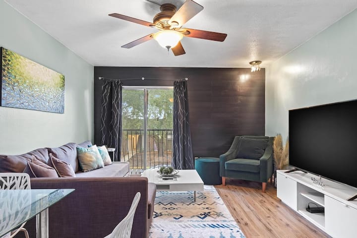 Cute Condo Close To Campus - Walk To Shands/pool! - Gainesville