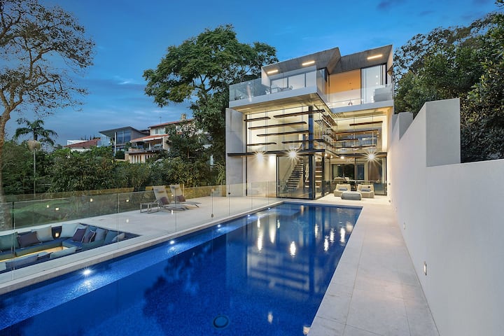 Balmoral Golden Mile Luxe - Rosebery