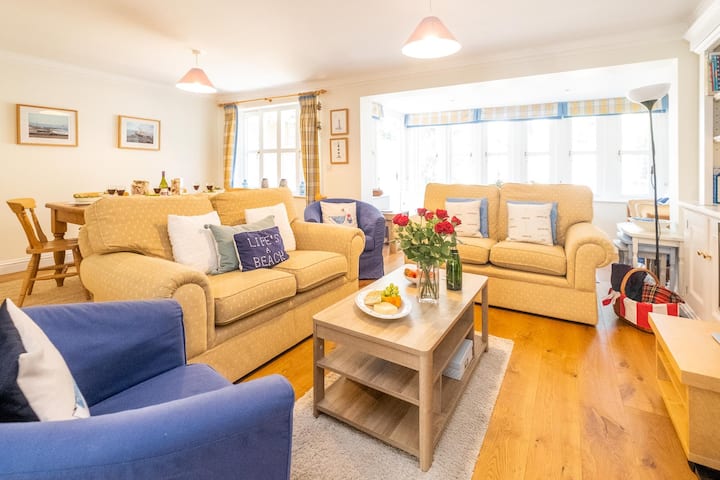 12 Prevetts Way - Aldeburgh