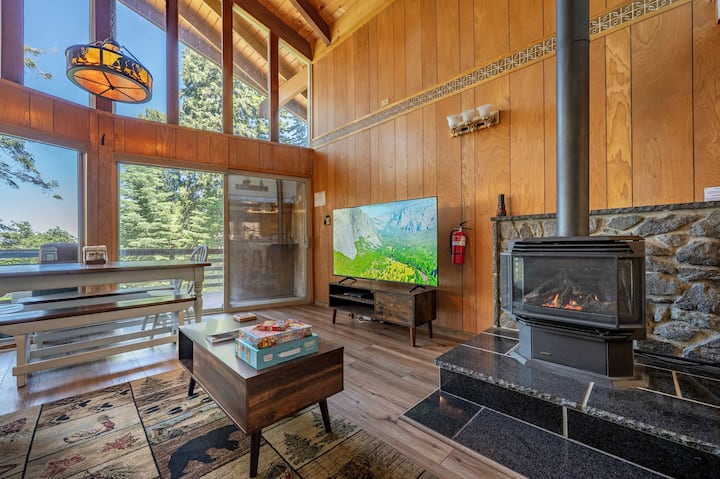 Guaranteed Park Entrance! Inside Gates Cub's Cabin - Yosemite Valley, CA