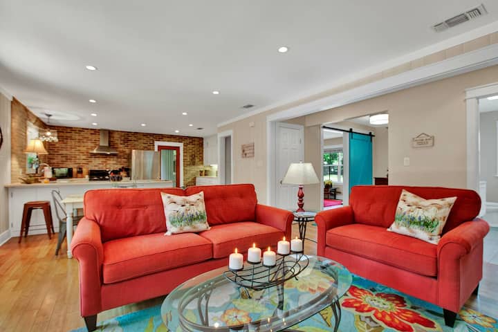 168 M² Ferienhaus ∙ 3 Schlafzimmer ∙ 8 Gäste - Fredericksburg, TX