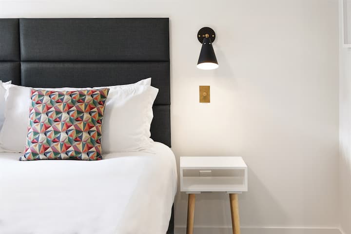 Summit Lofts, Downtown Mt Shasta, King Bed, #203 - Mount Shasta, CA
