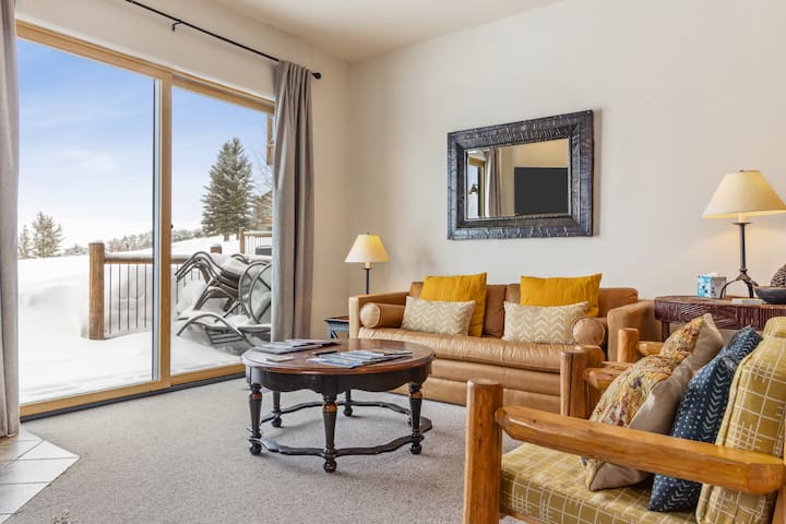 Outpost: Harvest Dance 3198 - Teton Views - Jackson, WY