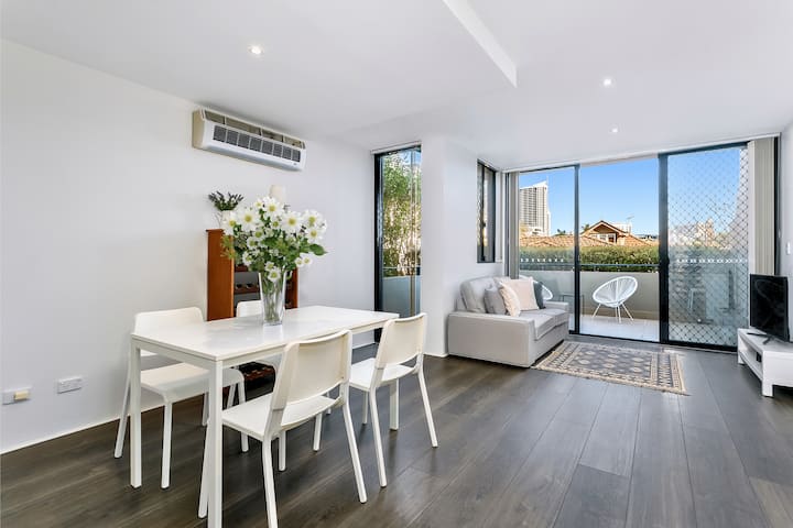 Crows Nest Comfort | Laidback Living With Terrace - Manly
