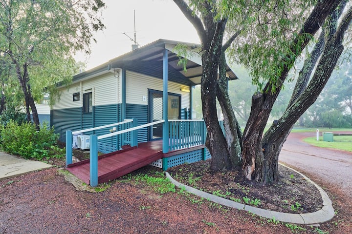 One Bedroom Cabin With A Queen Bed - Dunsborough