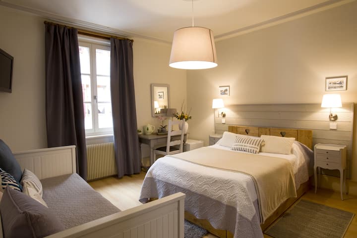 Chambre Triple Lilas à Chez Laurence - Kaysersberg