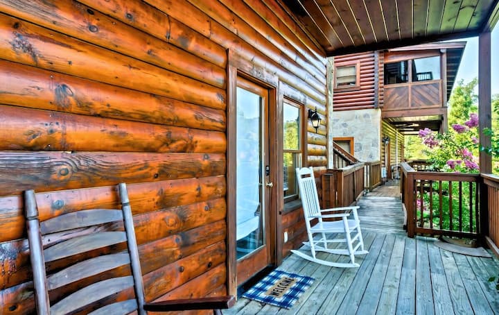 Charming Getaway Awaits, Sleeps 4・deck - Pigeon Forge, TN