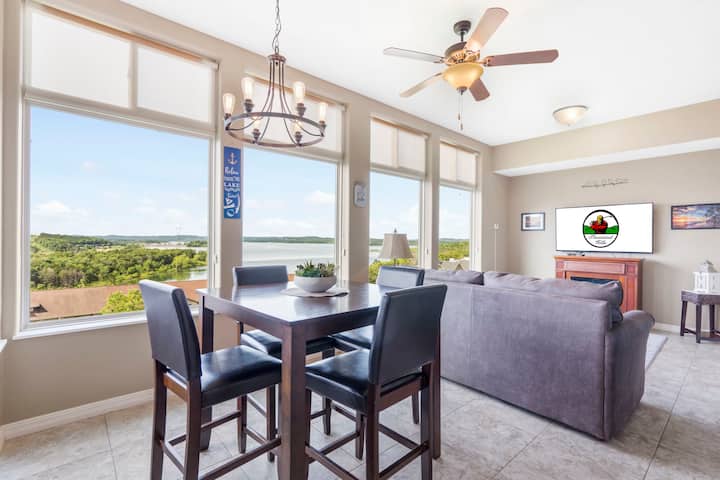 Lake Days Await Sunroom + Deck 2br Luxury Condo Sleeps 8 - Branson, MO